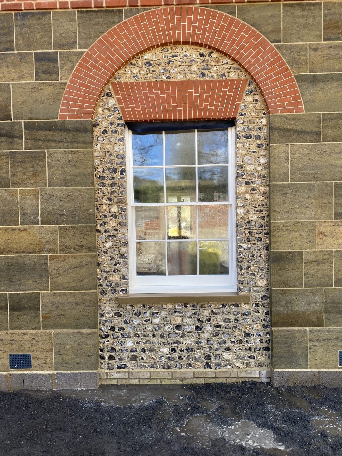 Specialists In Traditional Flintwork - Masters Brickwork & Stonemasonry